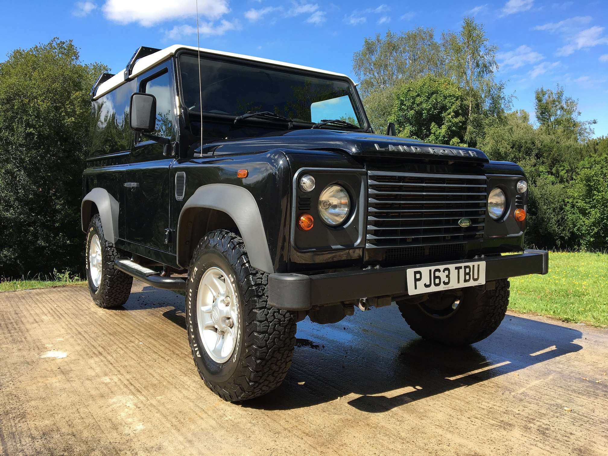 LANDROVER DEFENDER 90 2.2 TD DPF HARD TOP - Candys4x4 | Specialists in ...