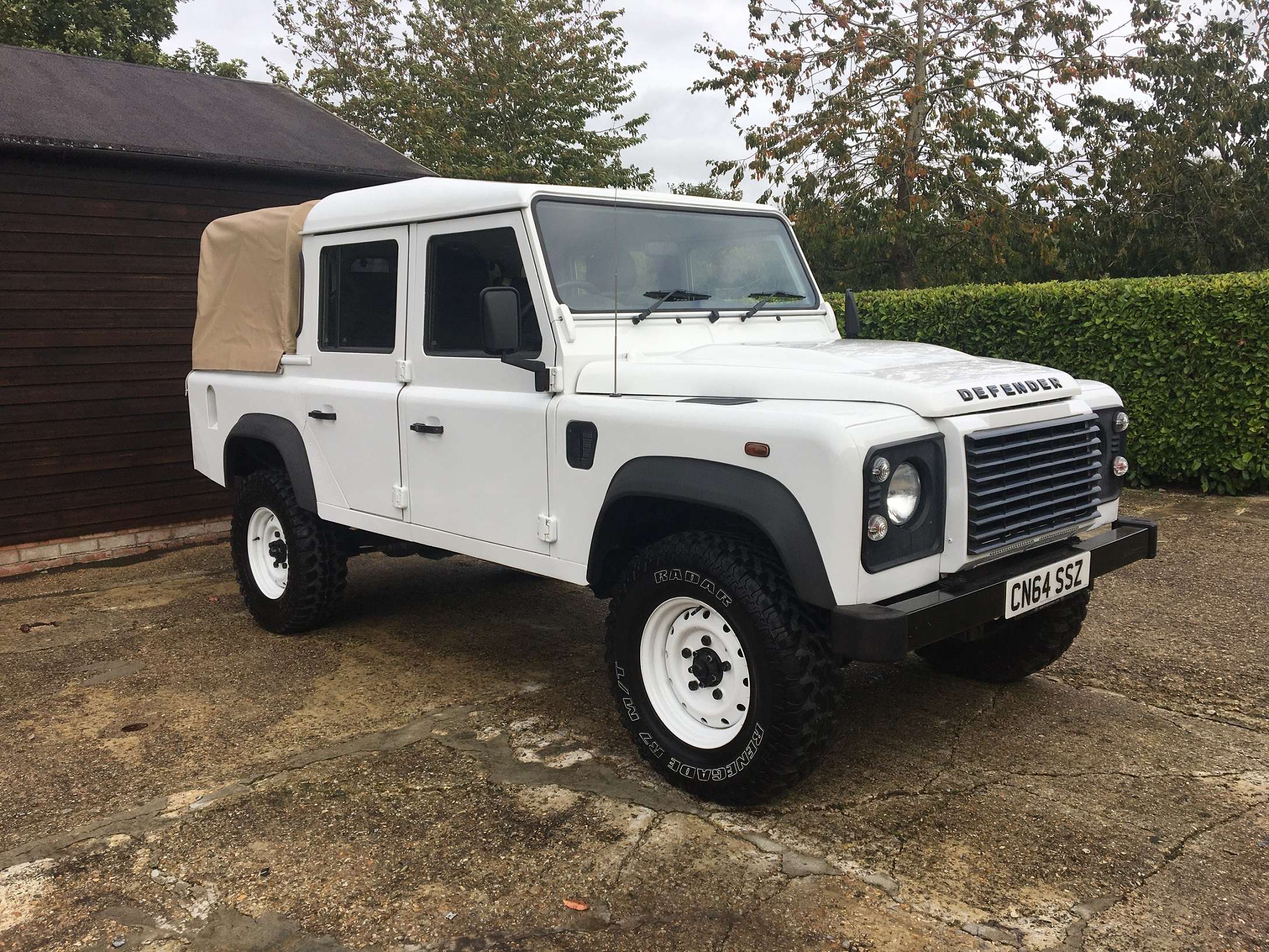 LANDROVER DEFENDER 110 DOUBLE CAB PICK UP 2.2 TD DPF - Candys4x4 ...