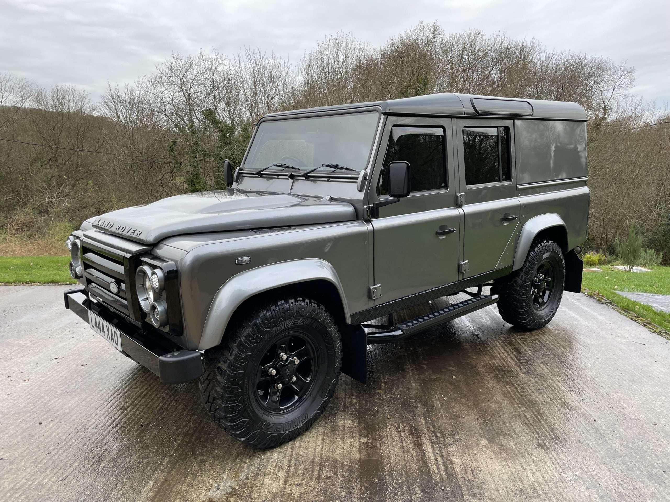 LAND ROVER DEFENDER 110 2.4 TDCi County Utility Wagon 4WD 5dr STATION ...